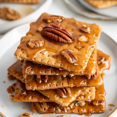 Bourbon Graham Cracker Candy - FunCraftyKitchen